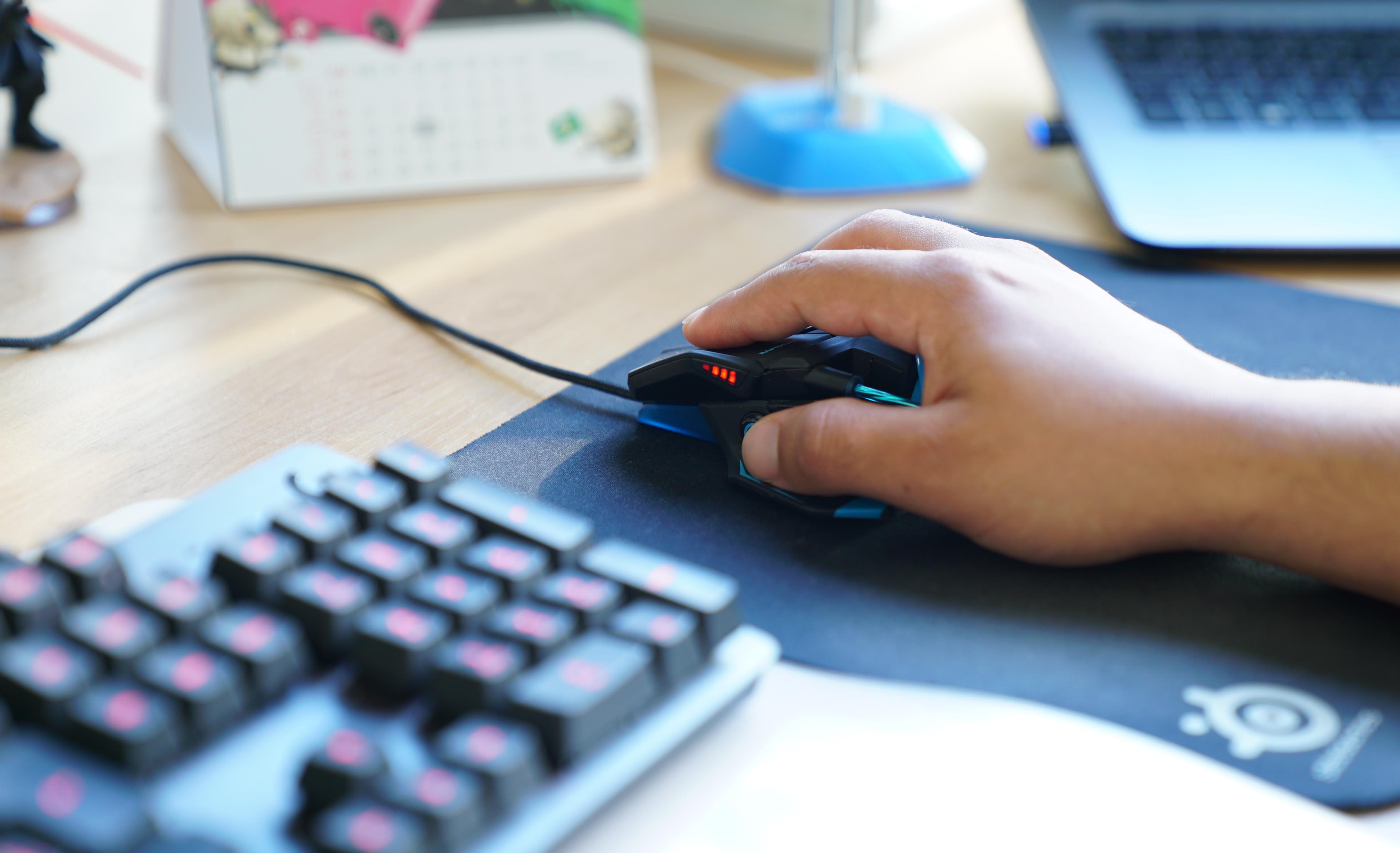 ESDF instead of WASD: our gaming control quirks - digitec