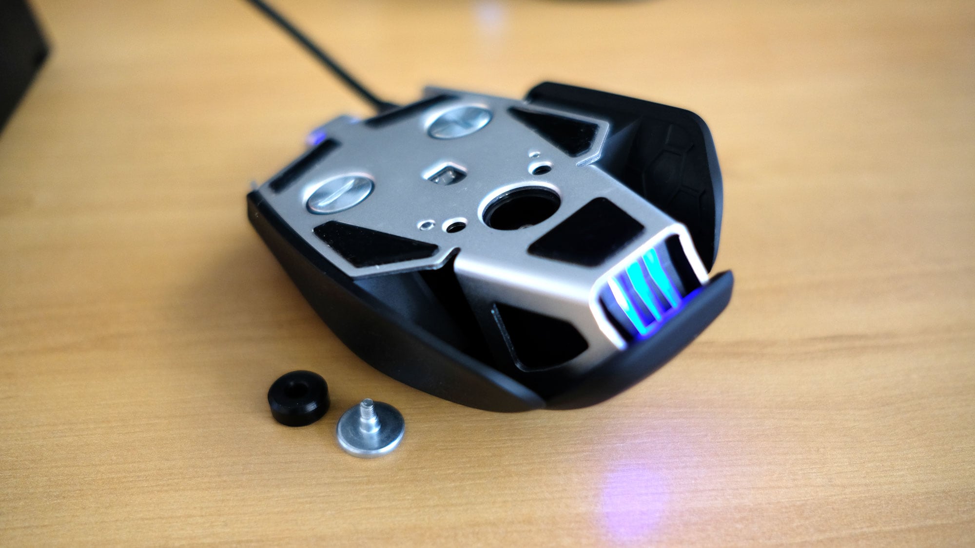 Corsair M65 RGB Elite Review: A mouse not for every hand - digitec