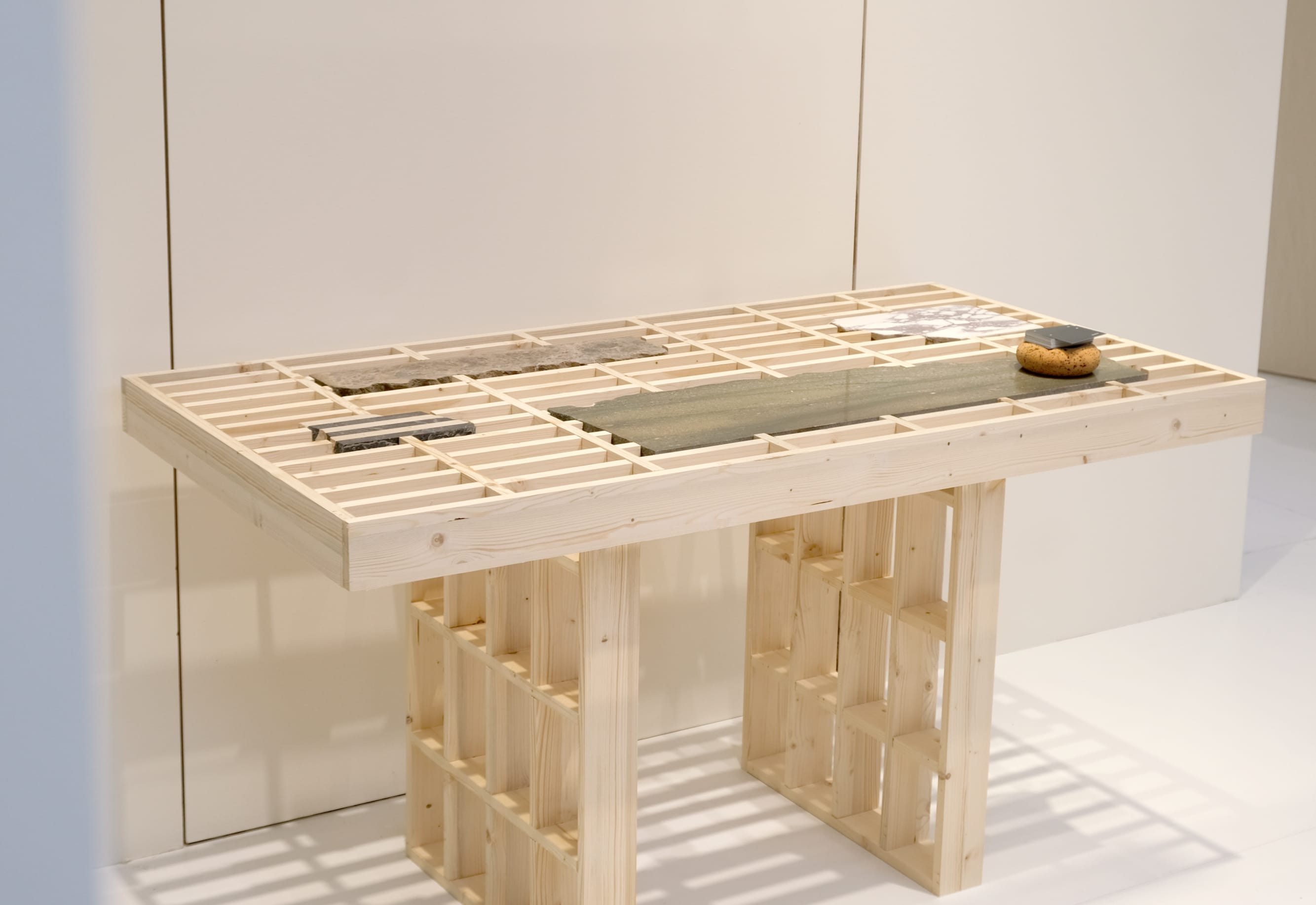 Marta Ayala Herrera macht Upcycling-Mamormöbel - Galaxus