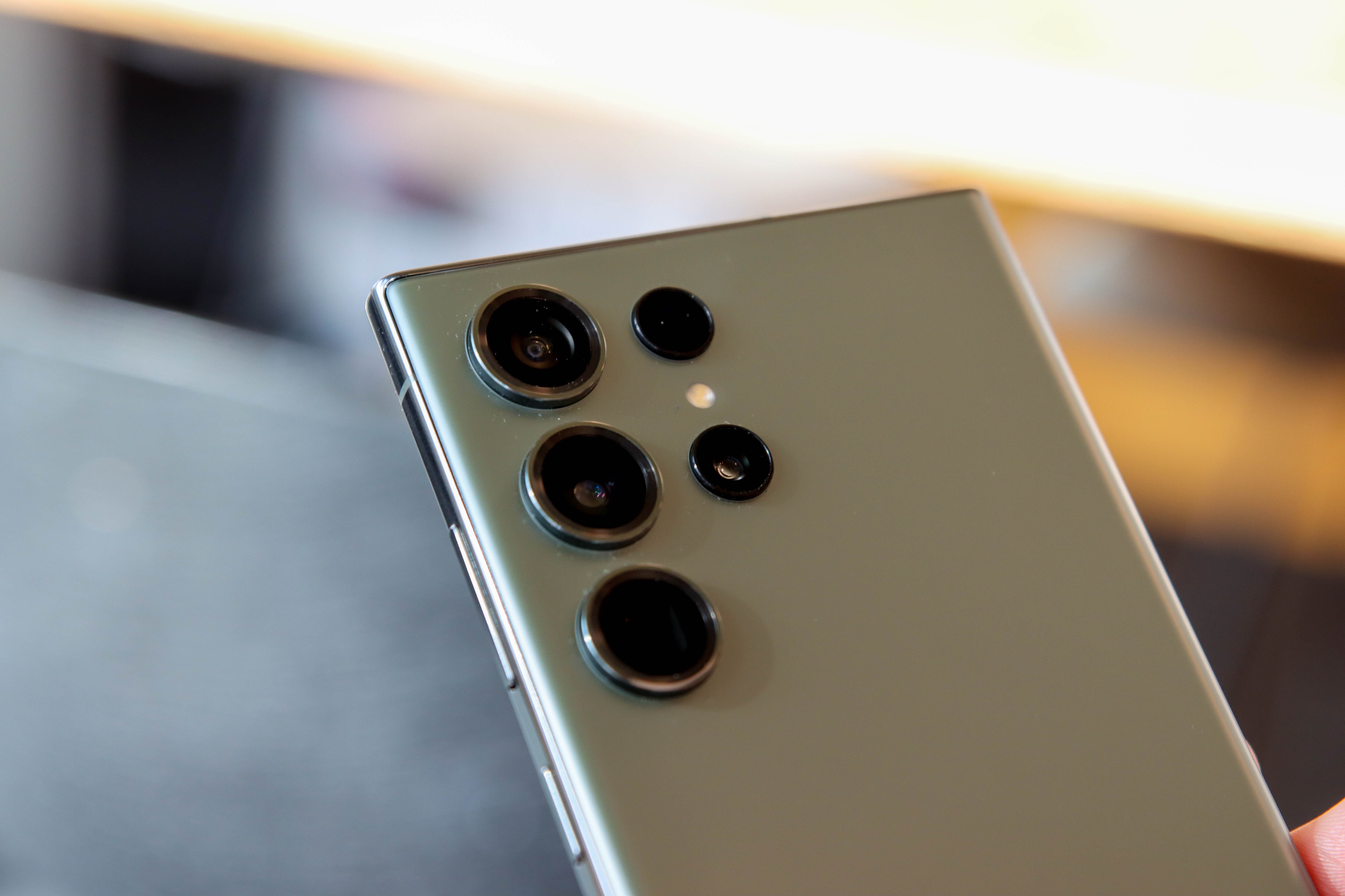 Samsung Galaxy S23 Ultra review ft. a pen and good 10x zoom - digitec