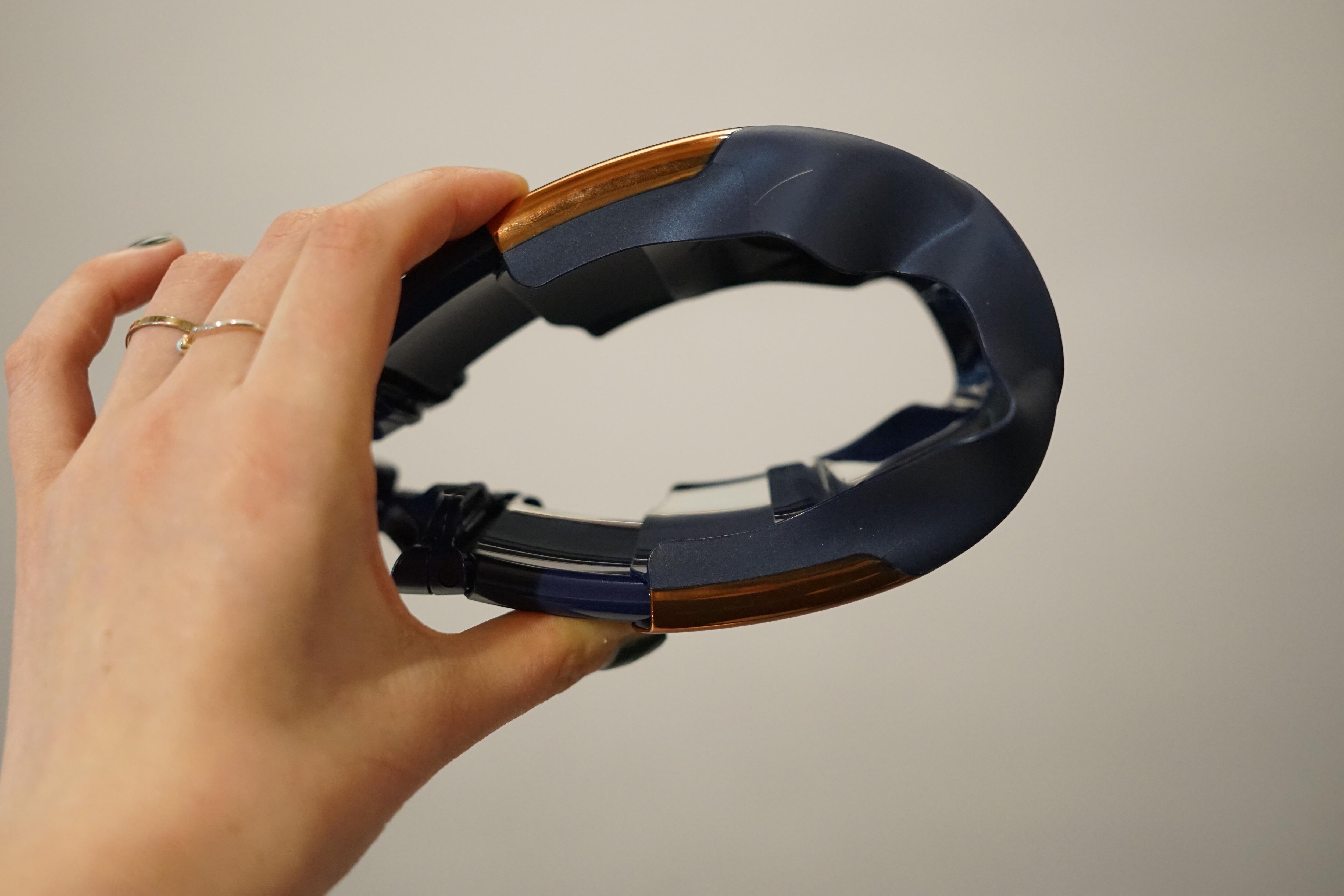 Air-purifying headphones are here: trying out the Dyson Zone - Galaxus