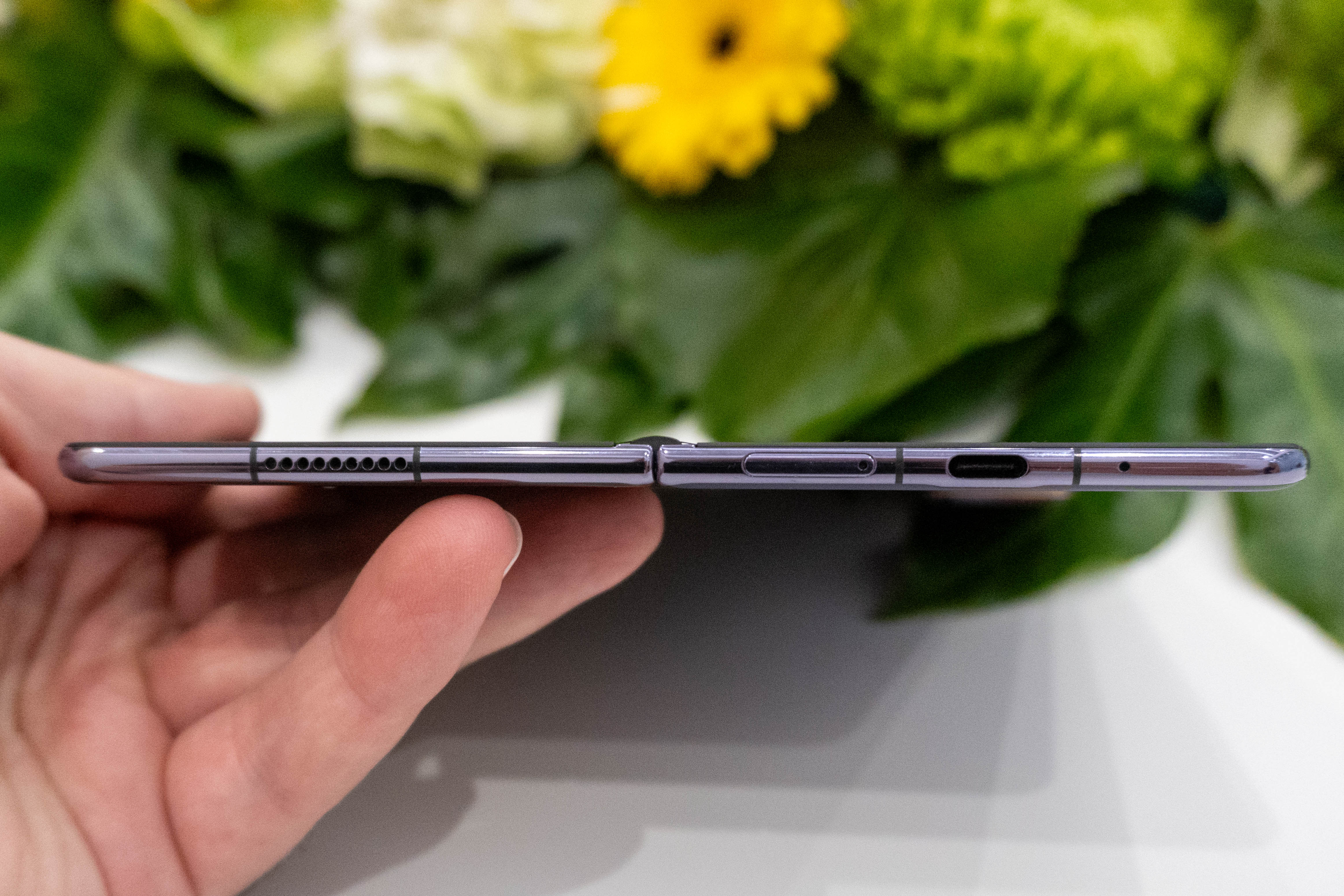 Honor Magic V2: The thin foldable smartphone is coming to Europe - Galaxus