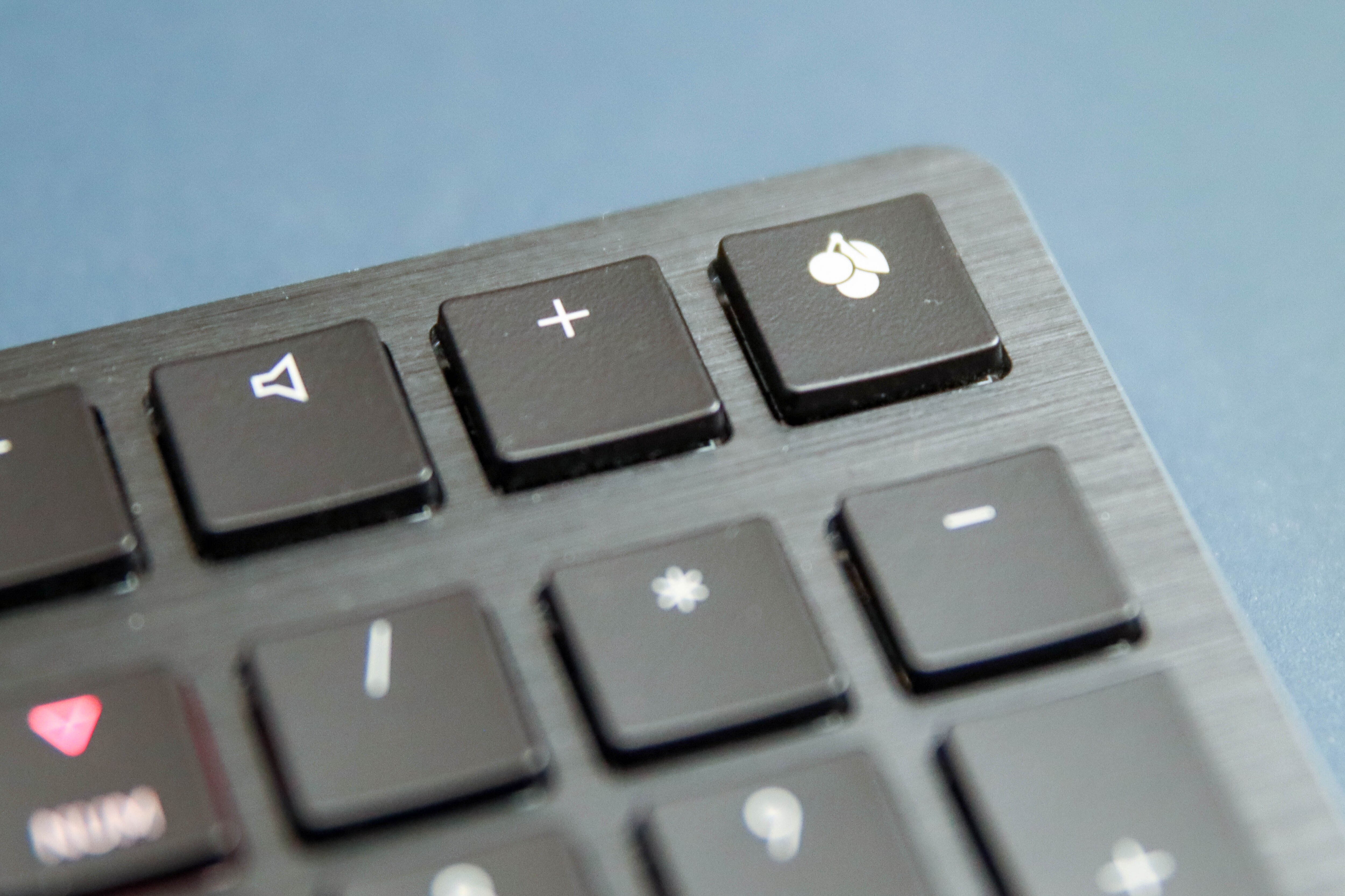 Cherry KW X ULP put to the test: flat, mechanical, great - Galaxus