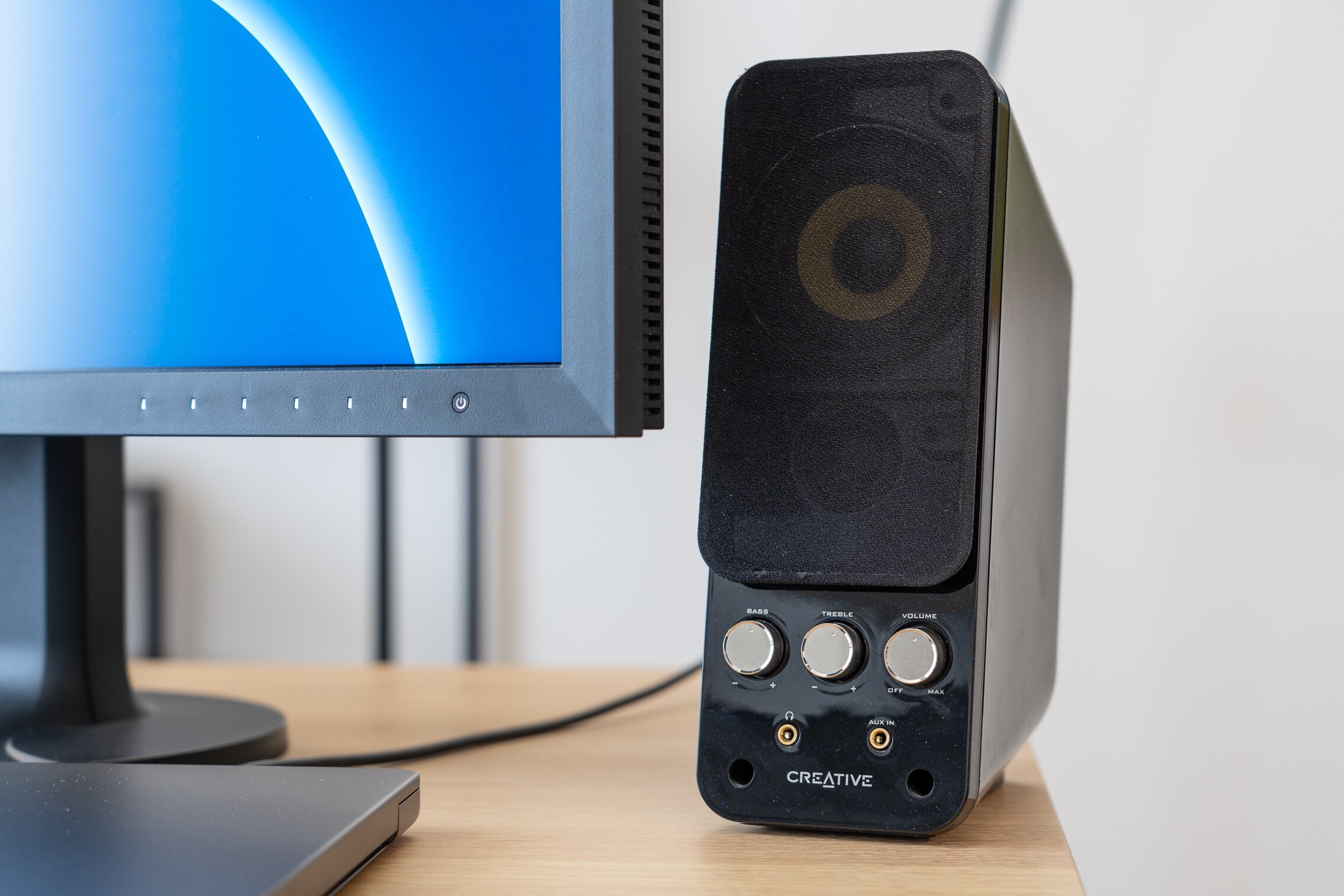 Our editors’ desk setup, part 2: Samuel needs order - Galaxus