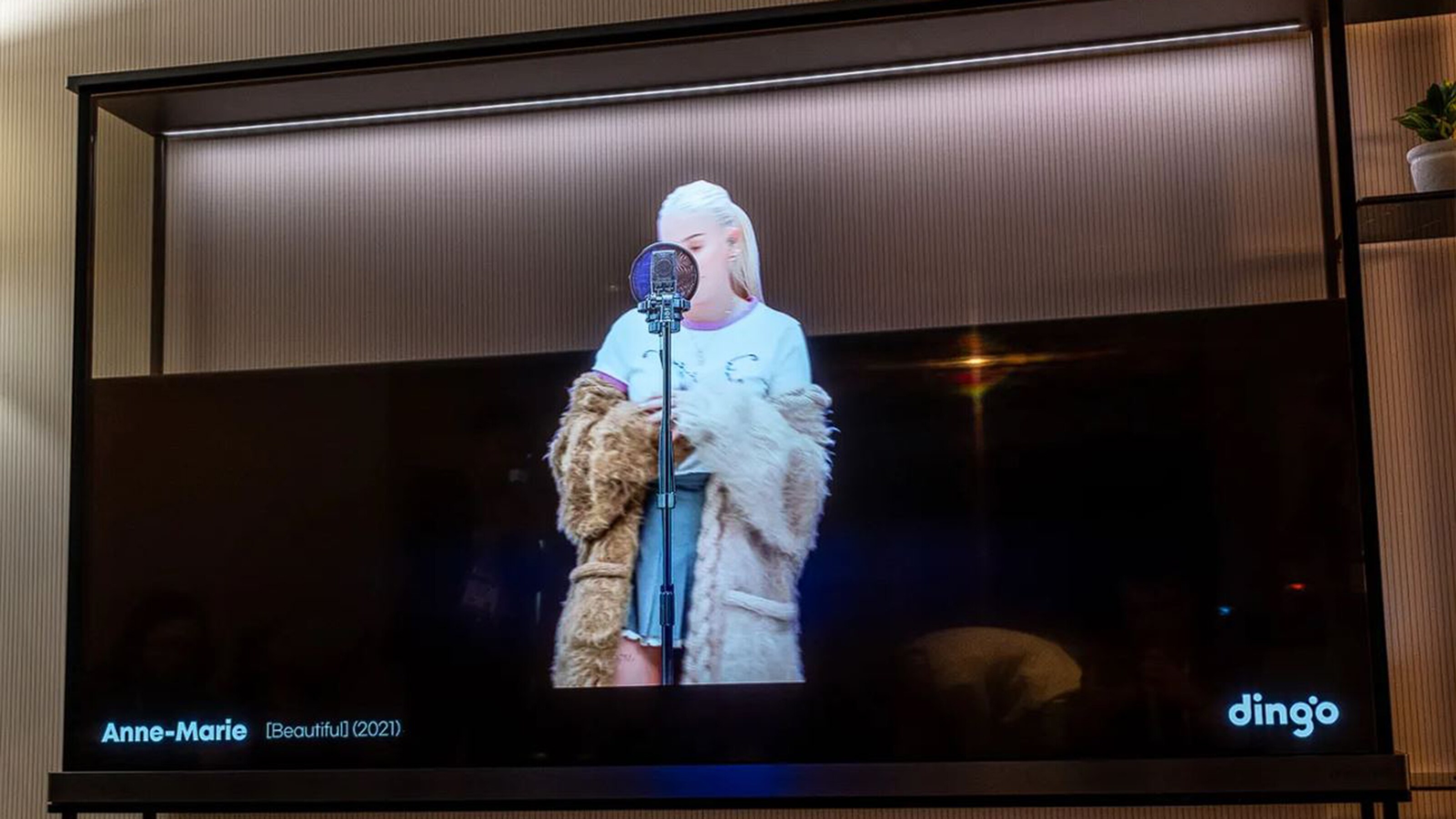 Lg S Signature Oled T Transparent Wireless And With D Effect Galaxus