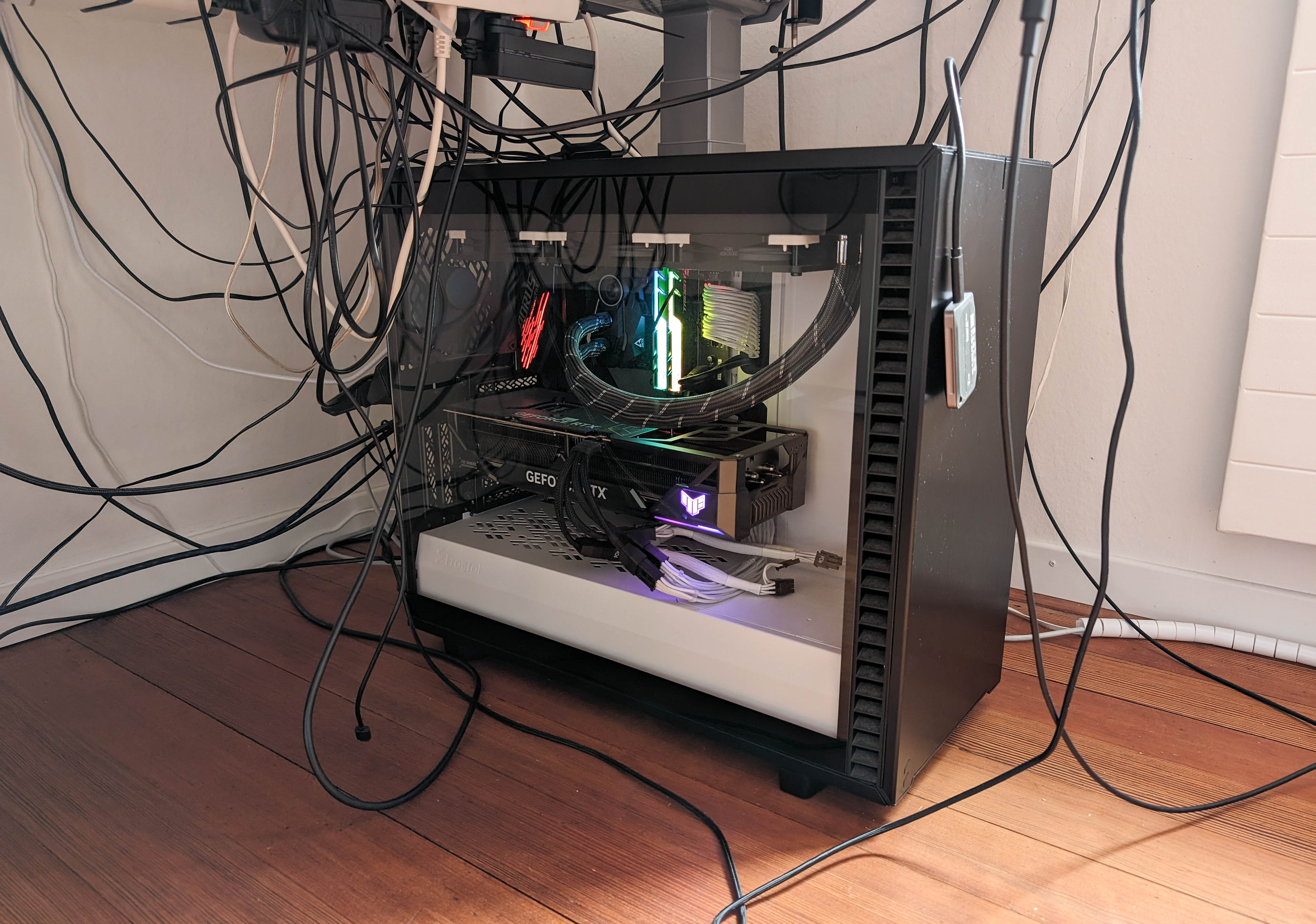 Bureaux de la rédaction, 9e partie : Phil aime les gros objets - Galaxus