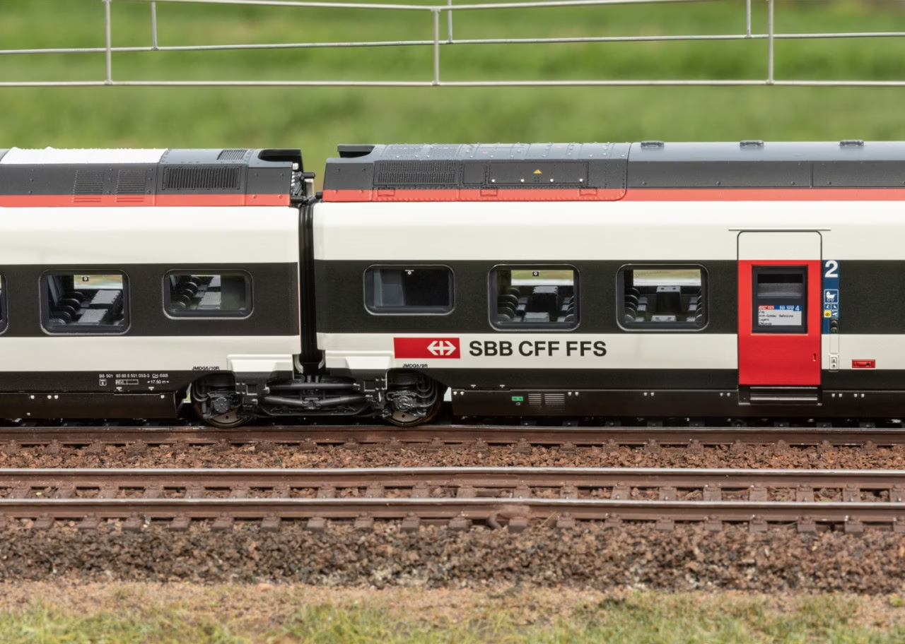 Märklin 39810 H0 SBB electric articulated train RABe501 Giruno - Galaxus