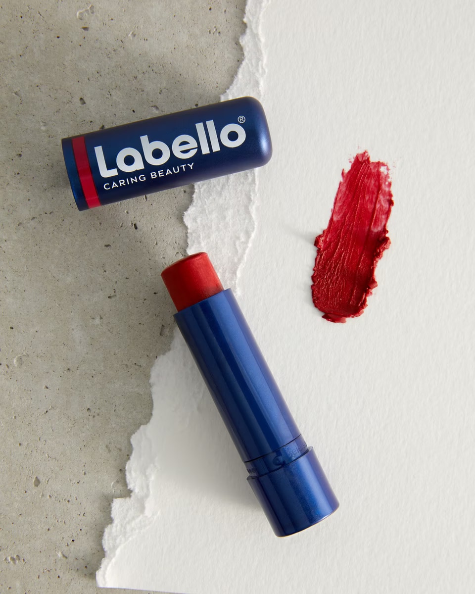 Labello Caring Beauty rouge (Baume, 5.50 ml) - acheter sur Galaxus
